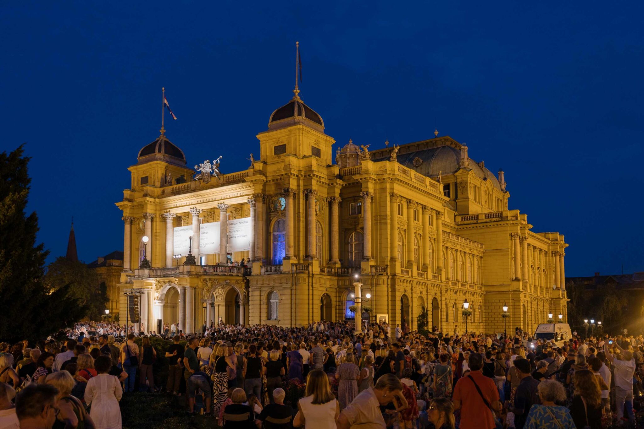 Zagreb pjeva pod zvijezdama: HNK u Zagrebu i Jutarnji list donose ...